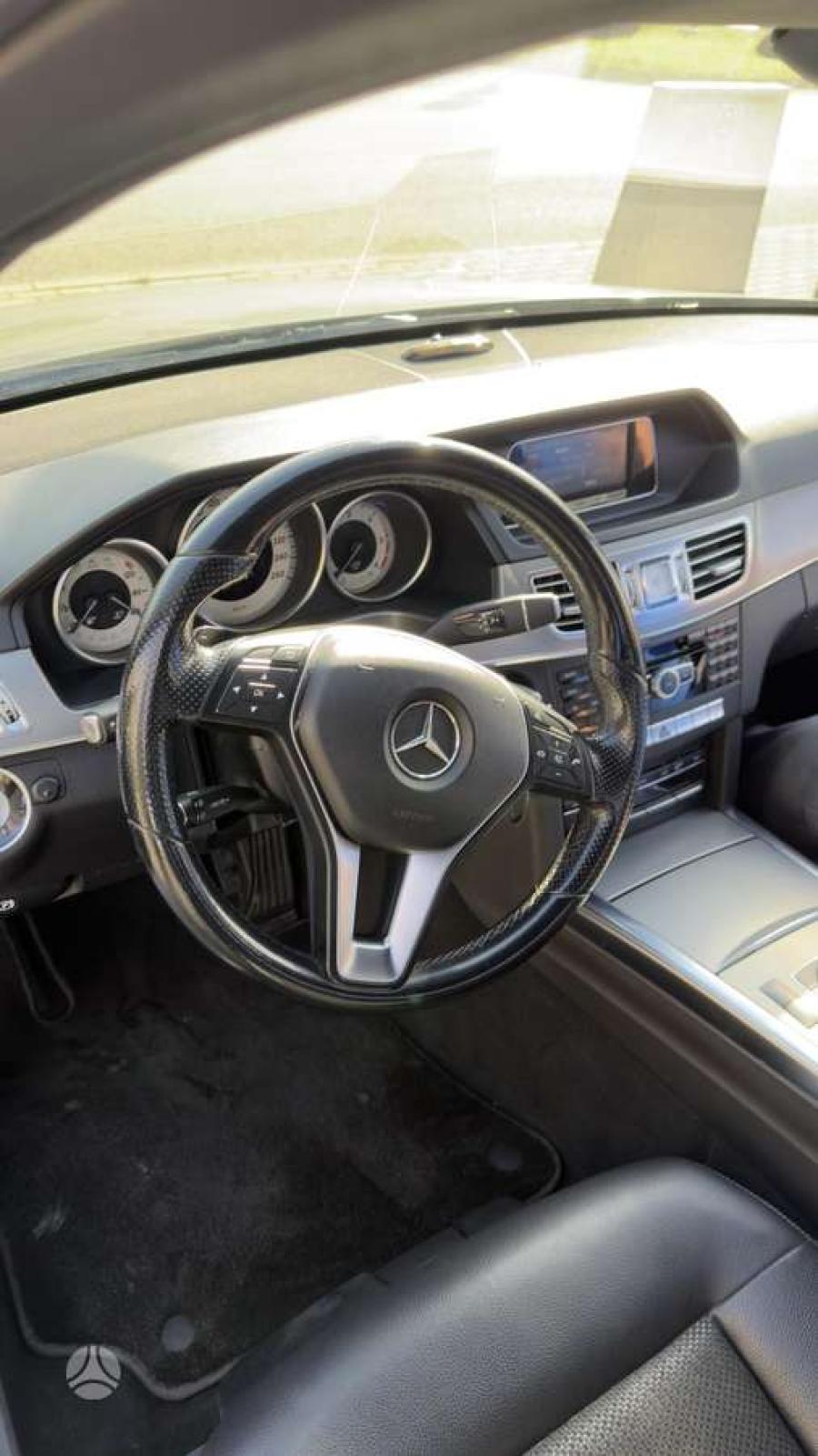 Pelēks Mercedes-Benz E 300 2014 Mažeikiai, ar dzinēja tilpumu 2.99 L un nobraukumu 287 tūkst. km par 13100 €, foto 8 vietnē AUTOMOTO.COM.LV
