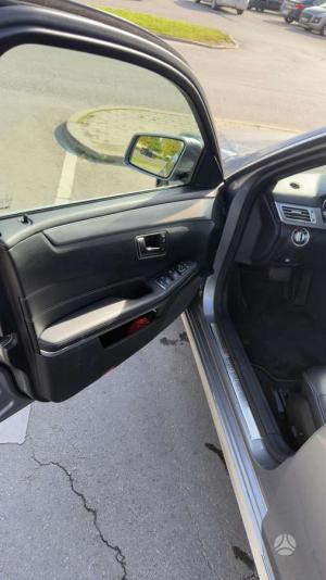Pelēks Mercedes-Benz E 300 2014 Mažeikiai, ar dzinēja tilpumu 2.99 L un nobraukumu 287 tūkst. km par 13100 €, foto 11 vietnē AUTOMOTO.COM.LV