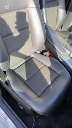 Pelēks Mercedes-Benz E 300 2014 Mažeikiai, ar dzinēja tilpumu 2.99 L un nobraukumu 287 tūkst. km par 13100 €, foto 14 vietnē AUTOMOTO.COM.LV