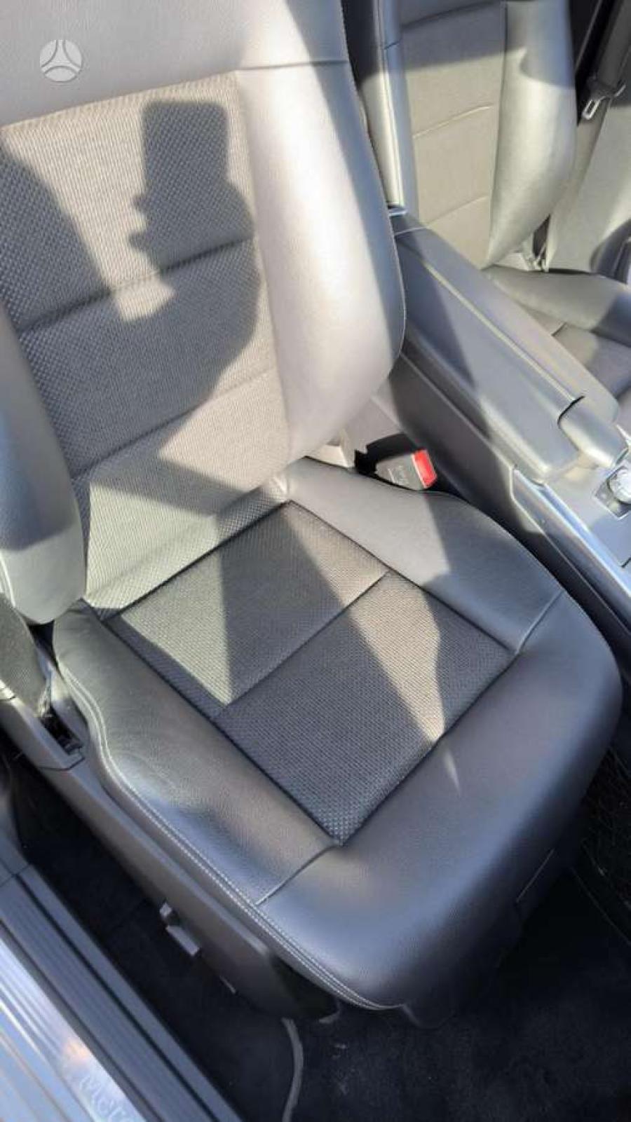 Pelēks Mercedes-Benz E 300 2014 Mažeikiai, ar dzinēja tilpumu 2.99 L un nobraukumu 287 tūkst. km par 13100 €, foto 14 vietnē AUTOMOTO.COM.LV