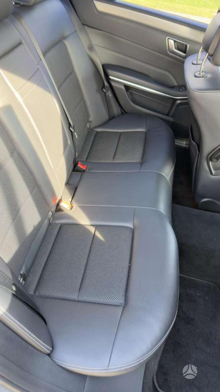 Pelēks Mercedes-Benz E 300 2014 Mažeikiai, ar dzinēja tilpumu 2.99 L un nobraukumu 287 tūkst. km par 13100 €, foto 15 vietnē AUTOMOTO.COM.LV