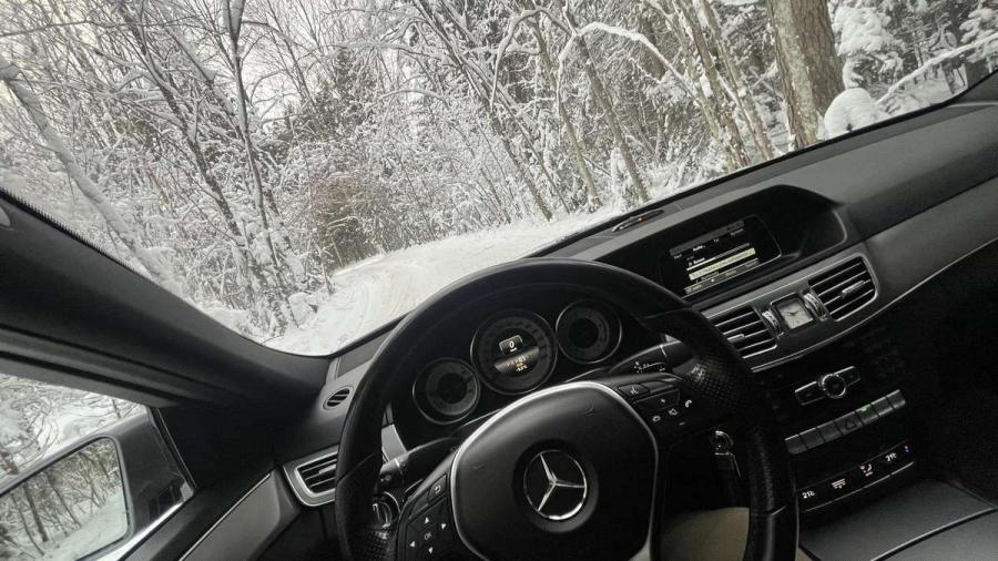 Pelēks Mercedes-Benz E 300 2014 Mažeikiai, ar dzinēja tilpumu 2.99 L un nobraukumu 287 tūkst. km par 13100 €, foto 20 vietnē AUTOMOTO.COM.LV
