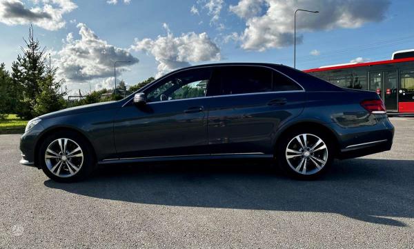 Pelēks Mercedes-Benz E 300 2015 Kauņa, ar dzinēja tilpumu 2.99 L un nobraukumu 336 tūkst. km par 9800 €, foto 2 vietnē AUTOMOTO.COM.LV