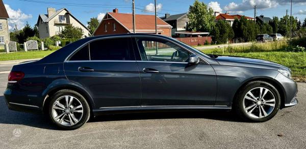 Pelēks Mercedes-Benz E 300 2015 Kauņa, ar dzinēja tilpumu 2.99 L un nobraukumu 336 tūkst. km par 9800 €, foto 4 vietnē AUTOMOTO.COM.LV