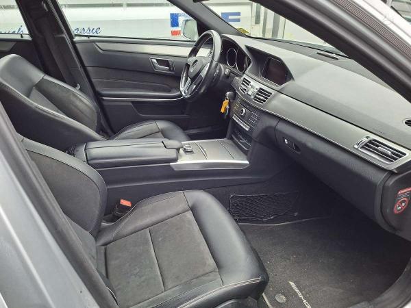 Pelēks Mercedes-Benz E 300 2015 Ukmergė, ar dzinēja tilpumu 2.20 L un nobraukumu 300 tūkst. km par 5750 €, foto 6 vietnē AUTOMOTO.COM.LV