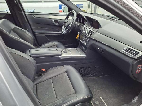 Pelēks Mercedes-Benz E 300 2015 Ukmergė, ar dzinēja tilpumu 2.20 L un nobraukumu 295 tūkst. km par 5350 €, foto 6 vietnē AUTOMOTO.COM.LV