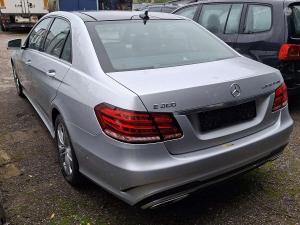 Grey Mercedes-Benz E 300 2015 in Ukmerge, with an engine capacity of 2.20 L and mileage of 298 thousand km for 4500 €, photo 5 on AUTOMOTO.COM.LV