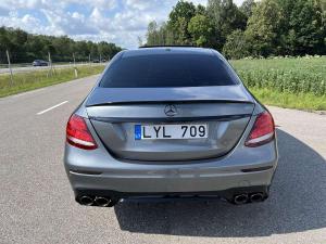 Grey Mercedes-Benz E 300 2017 in Kaunas, with an engine capacity of 1.99 L and mileage of 233 thousand km for 23500 €, photo 6 on AUTOMOTO.COM.LV