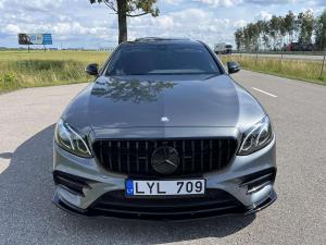 Grey Mercedes-Benz E 300 2017 in Kaunas, with an engine capacity of 1.99 L and mileage of 233 thousand km for 23500 €, photo 10 on AUTOMOTO.COM.LV