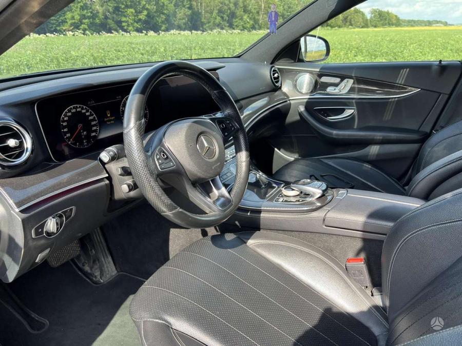 Grey Mercedes-Benz E 300 2017 in Kaunas, with an engine capacity of 1.99 L and mileage of 233 thousand km for 23500 €, photo 11 on AUTOMOTO.COM.LV