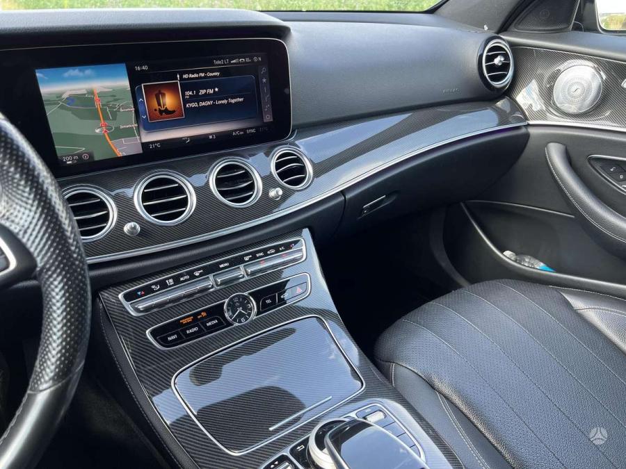 Grey Mercedes-Benz E 300 2017 in Kaunas, with an engine capacity of 1.99 L and mileage of 233 thousand km for 23500 €, photo 18 on AUTOMOTO.COM.LV