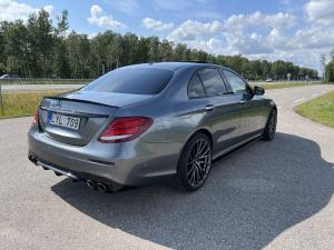 Grey Mercedes-Benz E 300 2017 in Kaunas, with an engine capacity of 2.00 L and mileage of 233 thousand km for 23500 €, photo 5 on AUTOMOTO.COM.LV