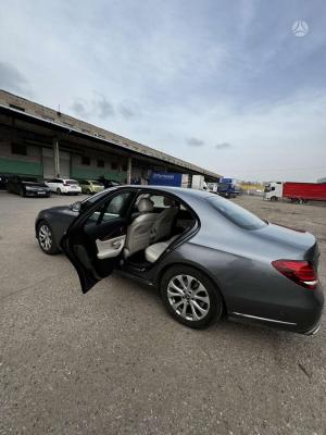 Серый Мерседес Е 300 2018 в Вильнюс, объемом двигателя 1.95 л и пробегом 250 тыс. км за 21990 €, фото 12 на AUTOMOTO.COM.LV