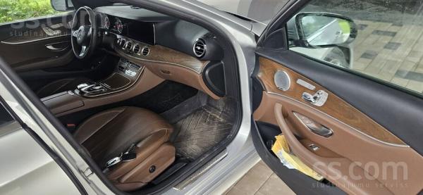 Pelēks Mercedes-Benz E 300 2018 Jelgava, ar dzinēja tilpumu 2.00 L un nobraukumu 57 tūkst. km par 27500 €, foto 6 vietnē AUTOMOTO.COM.LV