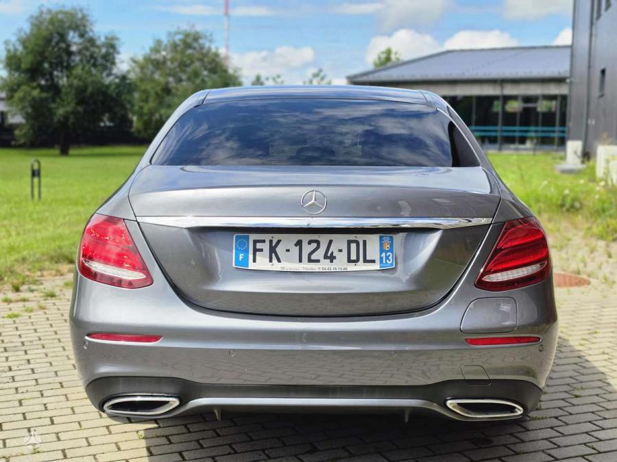 Grey Mercedes-Benz E 300 2019 in Taurage, with an engine capacity of 1.95 L and mileage of 283 thousand km for 20900 €, photo 9 on AUTOMOTO.COM.LV