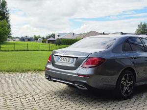 Grey Mercedes-Benz E 300 2019 in Taurage, with an engine capacity of 1.95 L and mileage of 283 thousand km for 20900 €, photo 15 on AUTOMOTO.COM.LV