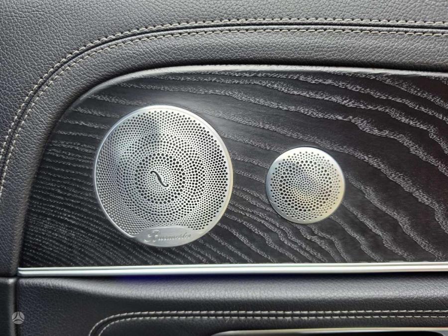 Grey Mercedes-Benz E 300 2019 in Taurage, with an engine capacity of 1.95 L and mileage of 283 thousand km for 20900 €, photo 17 on AUTOMOTO.COM.LV
