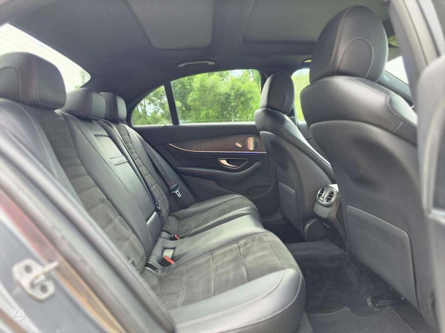 Grey Mercedes-Benz E 300 2019 in Taurage, with an engine capacity of 1.95 L and mileage of 283 thousand km for 20900 €, photo 21 on AUTOMOTO.COM.LV