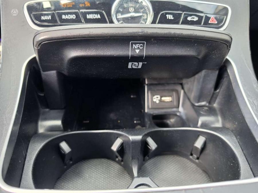 Grey Mercedes-Benz E 300 2019 in Taurage, with an engine capacity of 1.95 L and mileage of 283 thousand km for 20900 €, photo 28 on AUTOMOTO.COM.LV