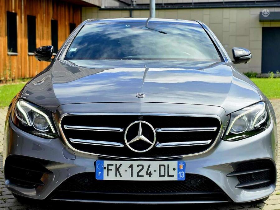 Grey Mercedes-Benz E 300 2019 in Taurage, with an engine capacity of 1.95 L and mileage of 284 thousand km for 19900 €, photo 1 on AUTOMOTO.COM.LV