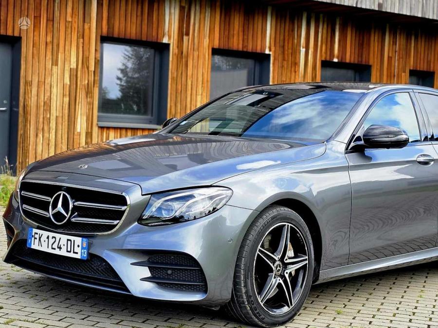 Grey Mercedes-Benz E 300 2019 in Taurage, with an engine capacity of 1.95 L and mileage of 284 thousand km for 19900 €, photo 11 on AUTOMOTO.COM.LV