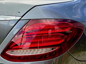 Grey Mercedes-Benz E 300 2019 in Taurage, with an engine capacity of 1.95 L and mileage of 284 thousand km for 19900 €, photo 16 on AUTOMOTO.COM.LV