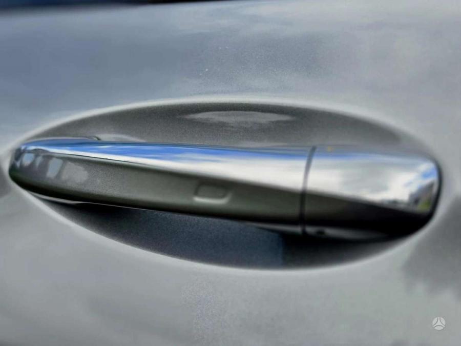 Grey Mercedes-Benz E 300 2019 in Taurage, with an engine capacity of 1.95 L and mileage of 284 thousand km for 19900 €, photo 18 on AUTOMOTO.COM.LV