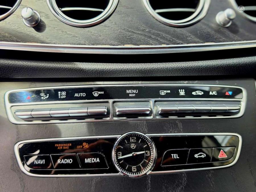 Grey Mercedes-Benz E 300 2019 in Taurage, with an engine capacity of 1.95 L and mileage of 284 thousand km for 19900 €, photo 30 on AUTOMOTO.COM.LV