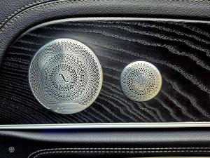 Grey Mercedes-Benz E 300 2019 in Taurage, with an engine capacity of 1.95 L and mileage of 284 thousand km for 19900 €, photo 33 on AUTOMOTO.COM.LV