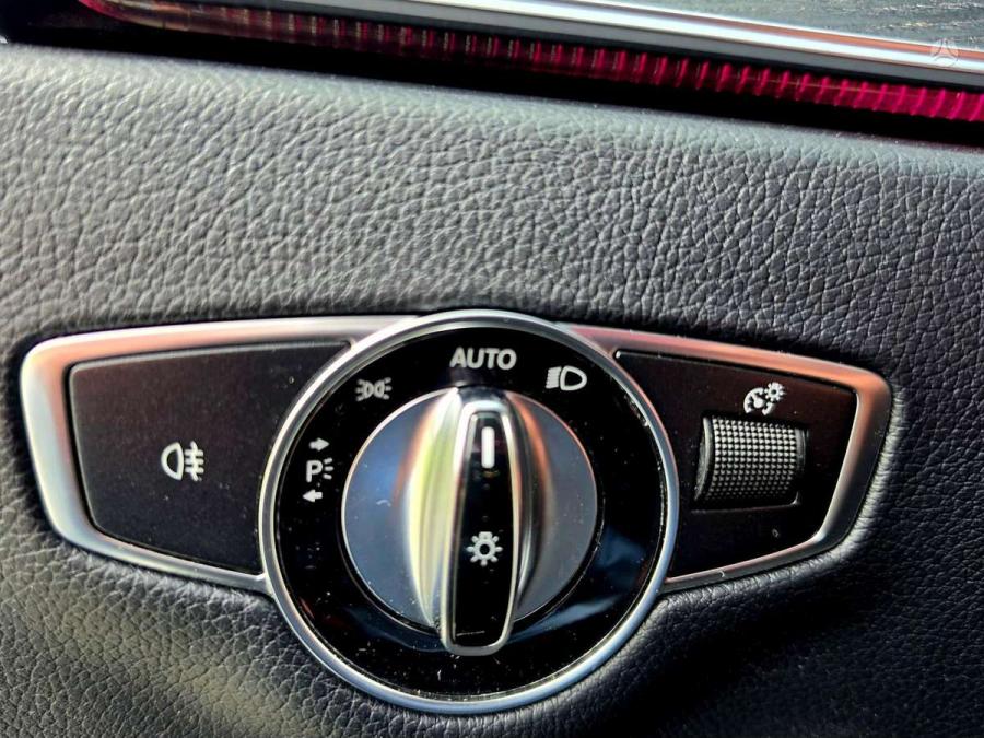 Grey Mercedes-Benz E 300 2019 in Taurage, with an engine capacity of 1.95 L and mileage of 284 thousand km for 19900 €, photo 35 on AUTOMOTO.COM.LV