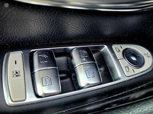 Grey Mercedes-Benz E 300 2019 in Taurage, with an engine capacity of 1.95 L and mileage of 284 thousand km for 19900 €, photo 36 on AUTOMOTO.COM.LV
