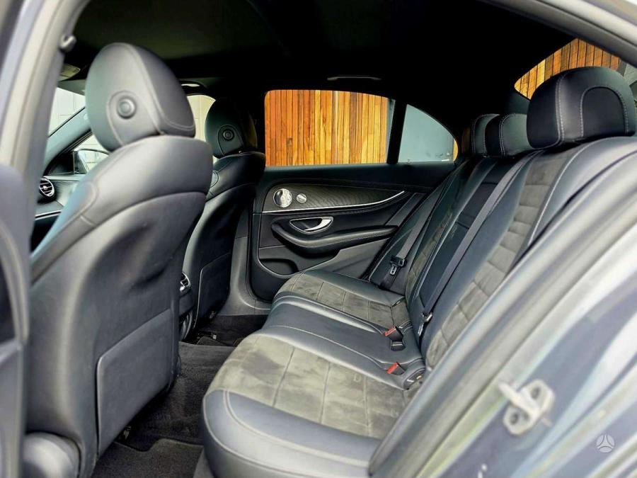 Grey Mercedes-Benz E 300 2019 in Taurage, with an engine capacity of 1.95 L and mileage of 284 thousand km for 19900 €, photo 39 on AUTOMOTO.COM.LV