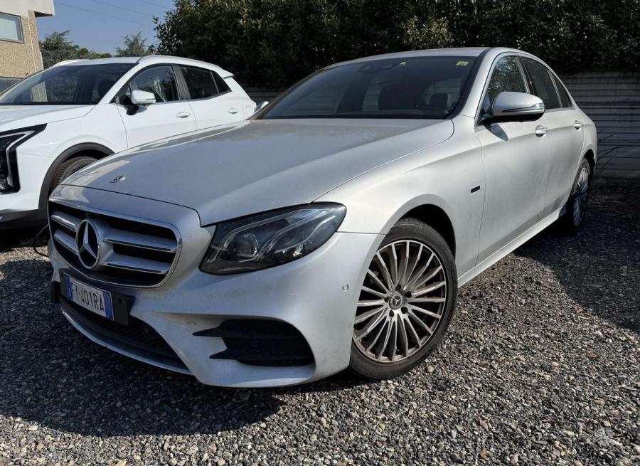Grey Mercedes-Benz E 300 2019 in Siauliai, with an engine capacity of 1.95 L and mileage of 145 thousand km for 17700 €, photo 1 on AUTOMOTO.COM.LV