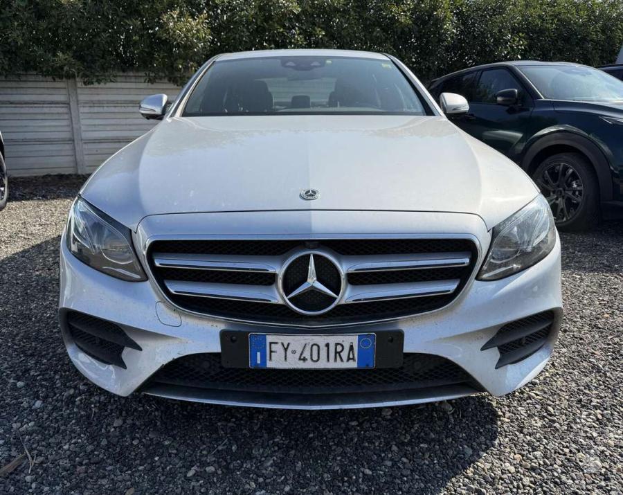 Grey Mercedes-Benz E 300 2019 in Siauliai, with an engine capacity of 1.95 L and mileage of 145 thousand km for 17700 €, photo 3 on AUTOMOTO.COM.LV