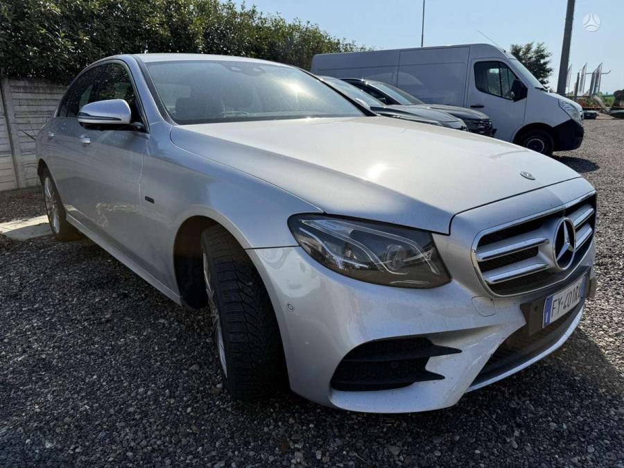 Grey Mercedes-Benz E 300 2019 in Siauliai, with an engine capacity of 1.95 L and mileage of 145 thousand km for 17700 €, photo 4 on AUTOMOTO.COM.LV