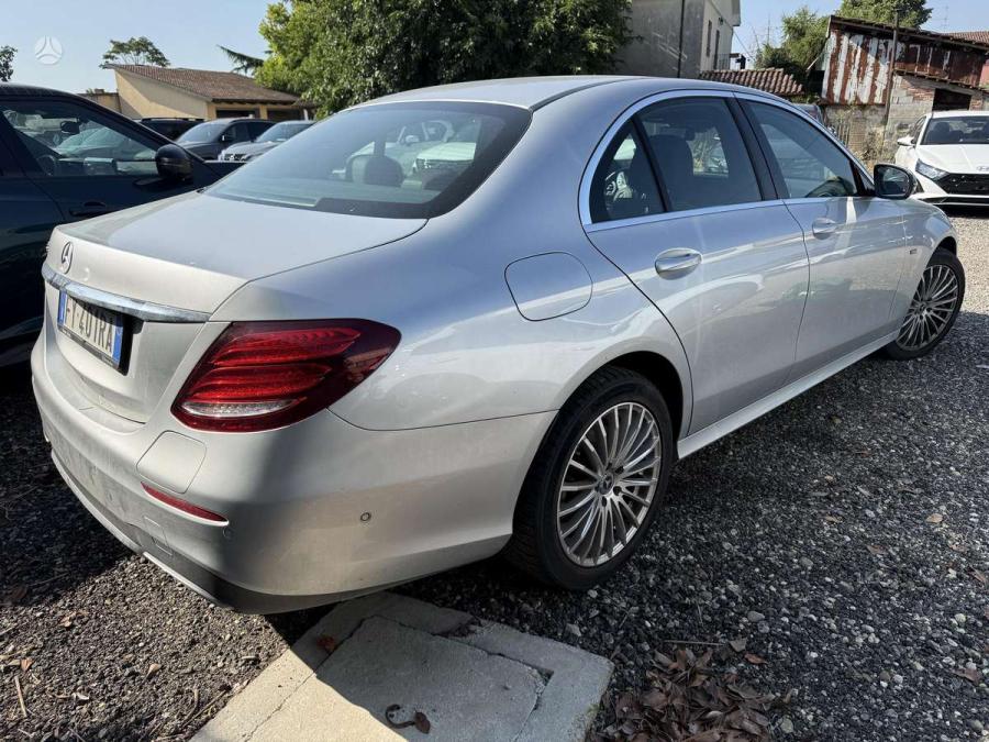 Grey Mercedes-Benz E 300 2019 in Siauliai, with an engine capacity of 1.95 L and mileage of 145 thousand km for 17700 €, photo 5 on AUTOMOTO.COM.LV