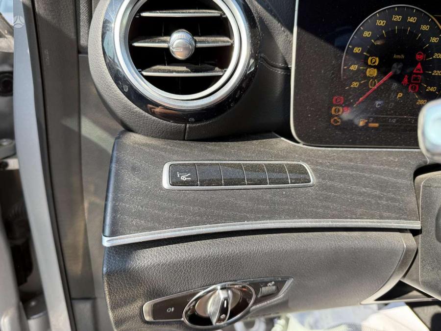 Grey Mercedes-Benz E 300 2019 in Siauliai, with an engine capacity of 1.95 L and mileage of 145 thousand km for 17700 €, photo 15 on AUTOMOTO.COM.LV