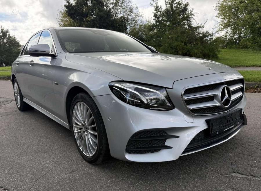 Grey Mercedes-Benz E 300 2019 in Siauliai, with an engine capacity of 1.95 L and mileage of 151 thousand km for 14200 €, photo 1 on AUTOMOTO.COM.LV