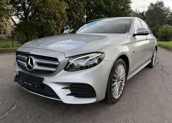 Pelēks Mercedes-Benz E 300 2019 Šauļi, ar dzinēja tilpumu 1.95 L un nobraukumu 151 tūkst. km par 14200 €, foto 4 vietnē AUTOMOTO.COM.LV