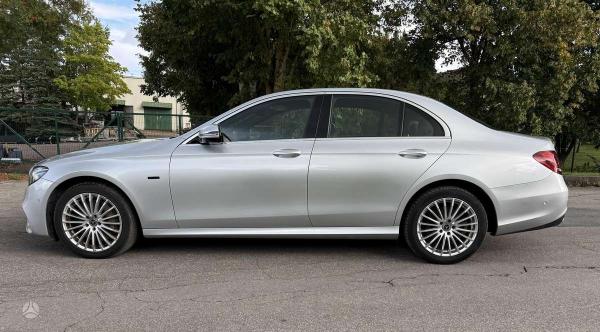 Pelēks Mercedes-Benz E 300 2019 Šauļi, ar dzinēja tilpumu 1.95 L un nobraukumu 151 tūkst. km par 14200 €, foto 6 vietnē AUTOMOTO.COM.LV