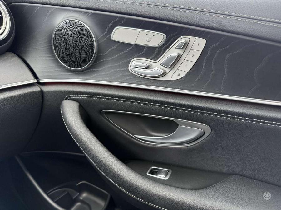 Grey Mercedes-Benz E 300 2019 in Siauliai, with an engine capacity of 1.95 L and mileage of 151 thousand km for 14200 €, photo 19 on AUTOMOTO.COM.LV