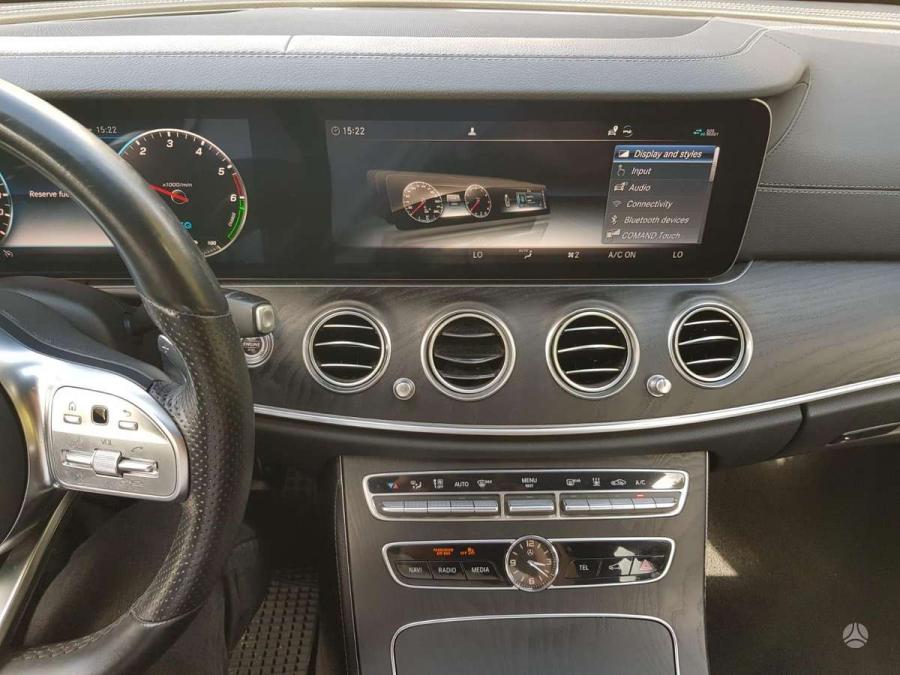 Grey Mercedes-Benz E 300 2019 in Siauliai, with an engine capacity of 1.95 L and mileage of 151 thousand km for 14200 €, photo 21 on AUTOMOTO.COM.LV
