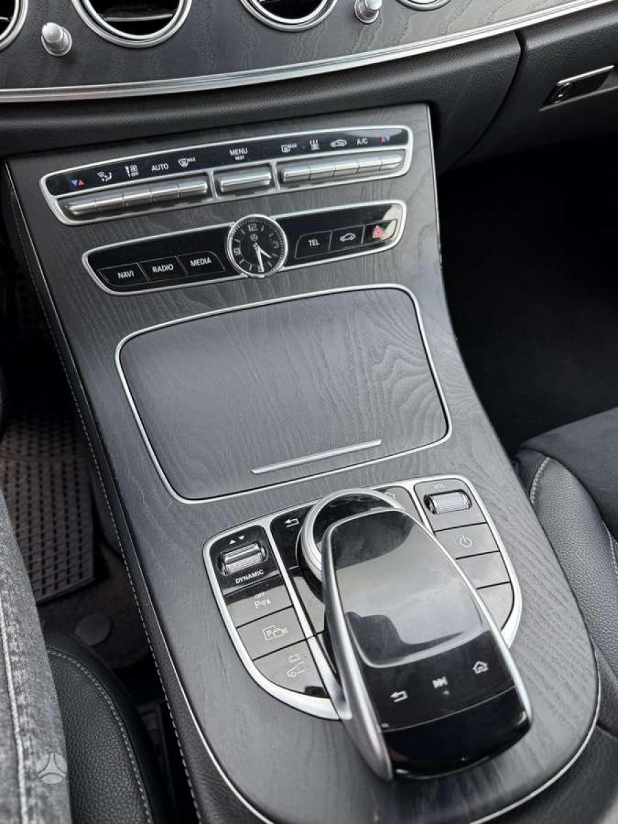 Grey Mercedes-Benz E 300 2019 in Siauliai, with an engine capacity of 1.95 L and mileage of 151 thousand km for 14200 €, photo 23 on AUTOMOTO.COM.LV