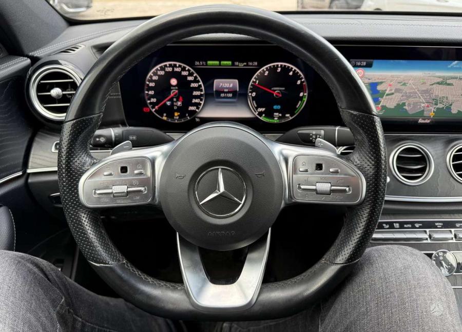 Grey Mercedes-Benz E 300 2019 in Siauliai, with an engine capacity of 1.95 L and mileage of 151 thousand km for 14200 €, photo 31 on AUTOMOTO.COM.LV