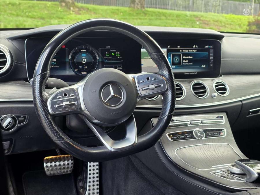 Grey Mercedes-Benz E 300 2020 in Klaipeda, with an engine capacity of 1.95 L and mileage of 106 thousand km for 23500 €, photo 6 on AUTOMOTO.COM.LV
