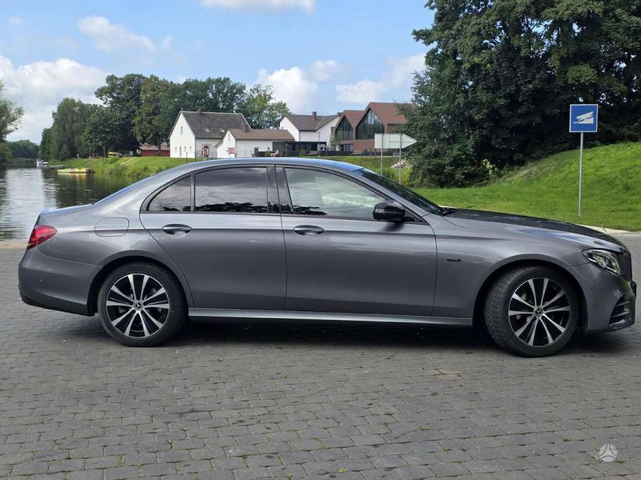 Grey Mercedes-Benz E 300 2020 in Klaipeda, with an engine capacity of 1.95 L and mileage of 106 thousand km for 23500 €, photo 11 on AUTOMOTO.COM.LV