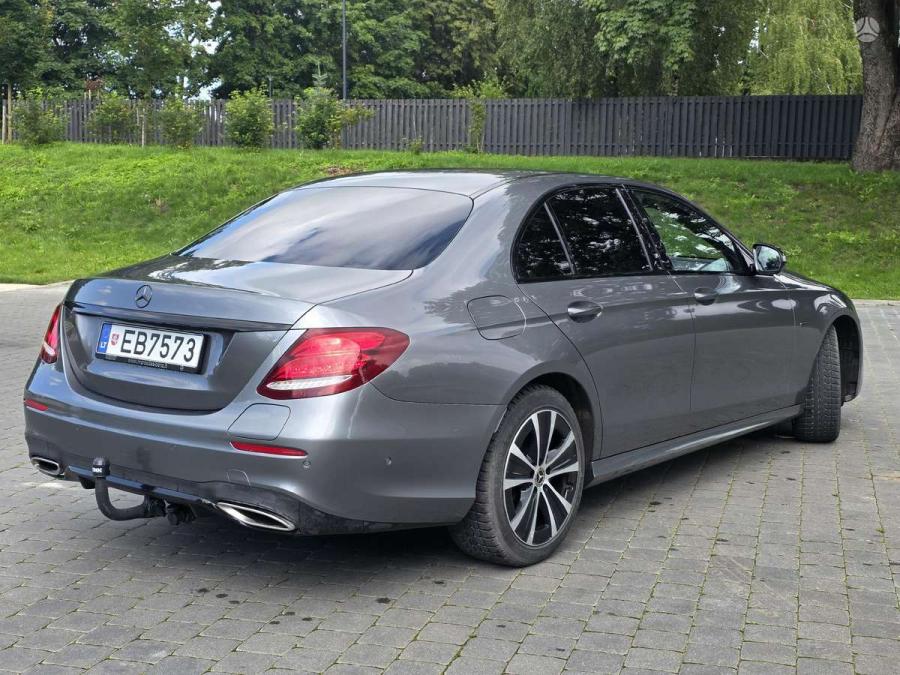 Grey Mercedes-Benz E 300 2020 in Klaipeda, with an engine capacity of 1.95 L and mileage of 106 thousand km for 23500 €, photo 12 on AUTOMOTO.COM.LV