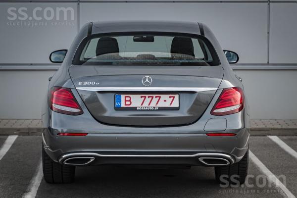 Grey Mercedes-Benz E 300 2020 in Riga, with an engine capacity of 2.00 L and mileage of 242 thousand km for 18950 €, photo 5 on AUTOMOTO.COM.LV