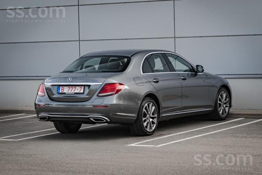 Pelēks Mercedes-Benz E 300 2020 Rīga, ar dzinēja tilpumu 2.00 L un nobraukumu 242 tūkst. km par 18400 €, foto 5 vietnē AUTOMOTO.COM.LV