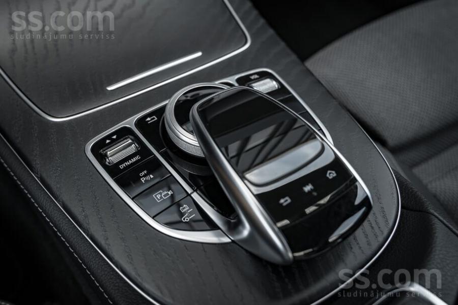 Pelēks Mercedes-Benz E 300 2020 Rīga, ar dzinēja tilpumu 2.00 L un nobraukumu 242 tūkst. km par 18400 €, foto 21 vietnē AUTOMOTO.COM.LV